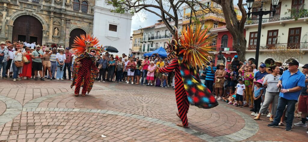 Gran festival de diablos estuvo lleno de color, baile y ritmo ...
