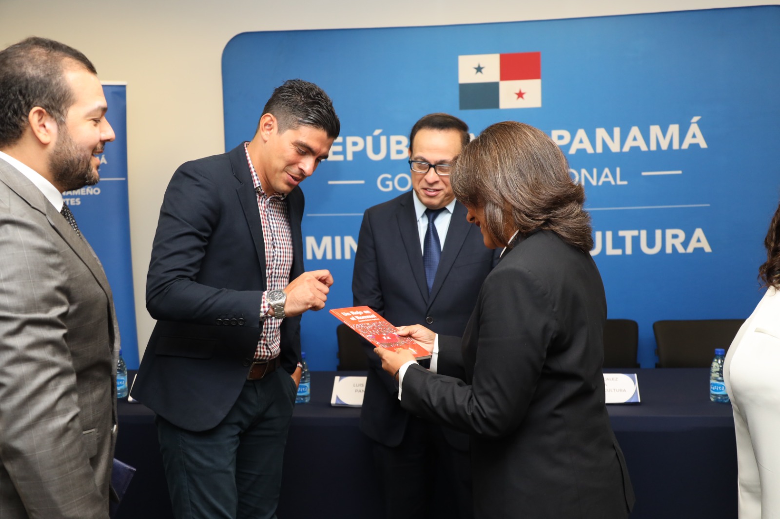 Anuncian convocatoria de la tercera edición del Concurso Literario Luis ...