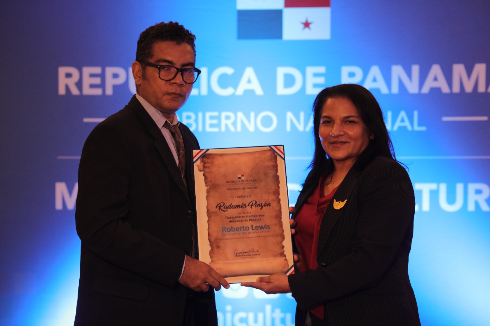 Cuatro artistas reciben el premio Roberto Lewis 2023 – Ministerio de ...