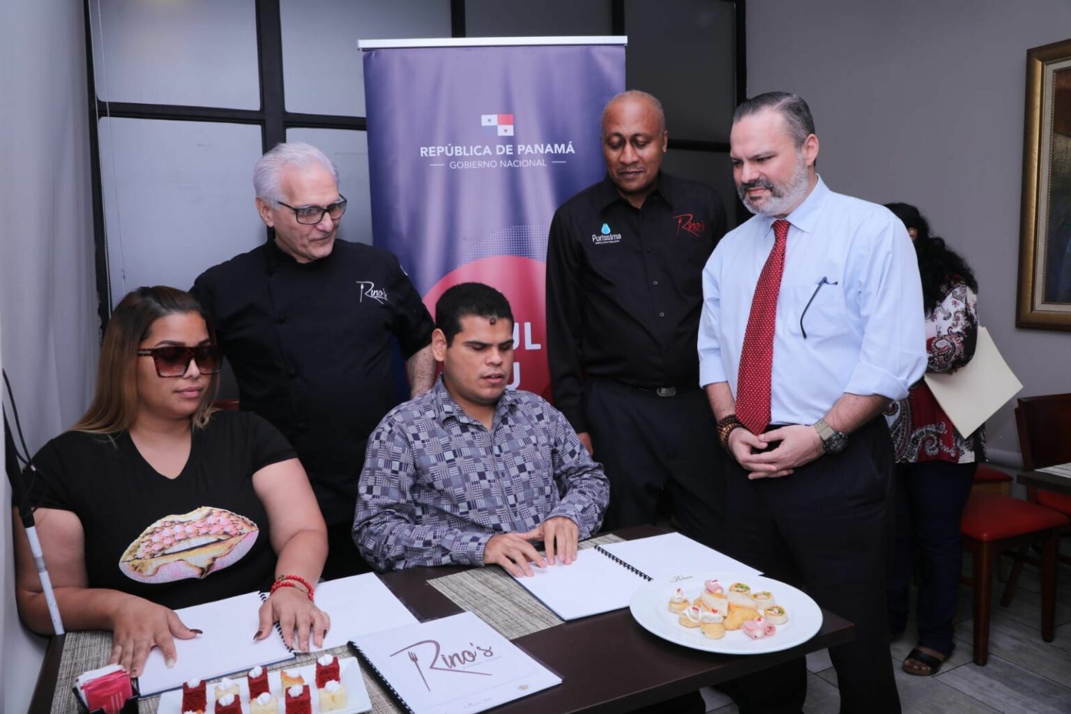 El restaurante Rino´s se suma al programa de inclusión del Ministerio ...