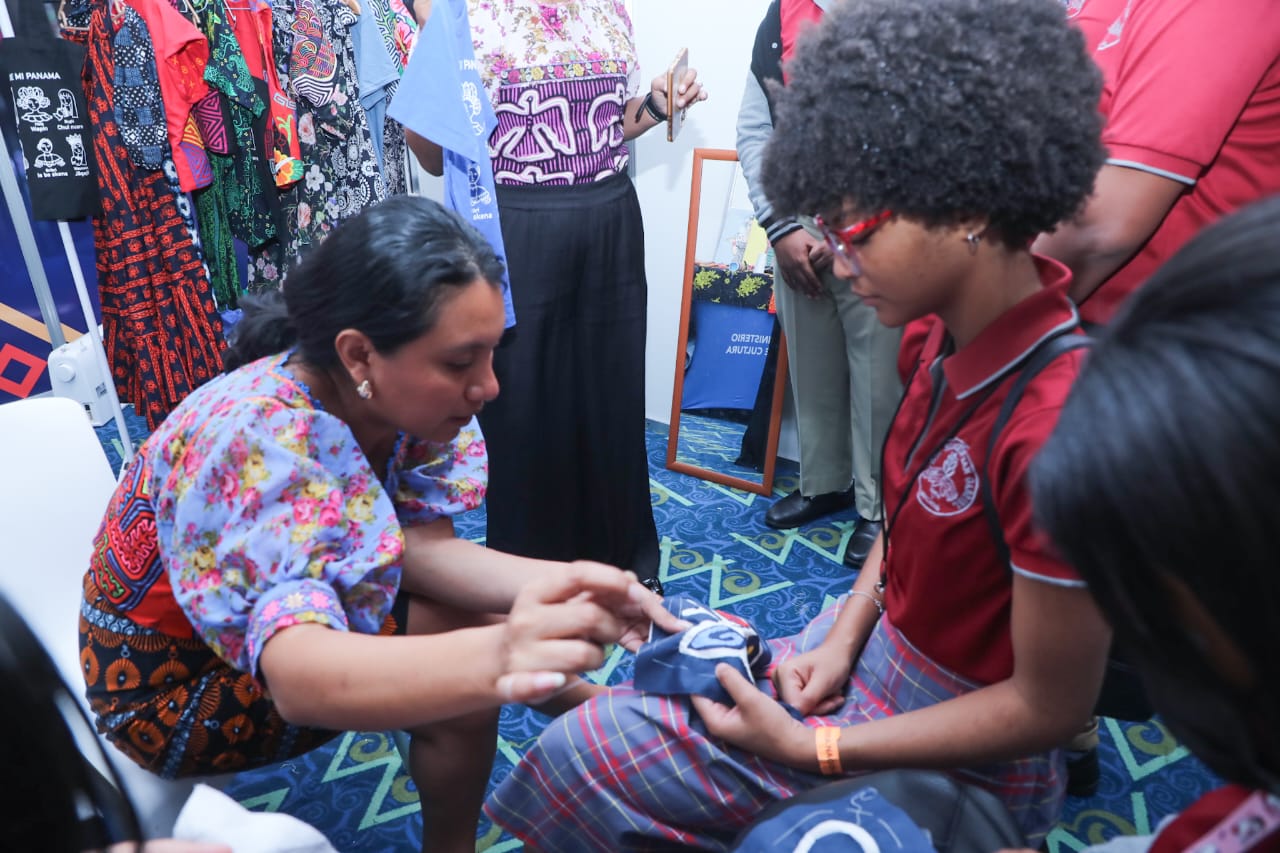 Un pabellón que te invita a experimentar las costumbres y tradiciones ...